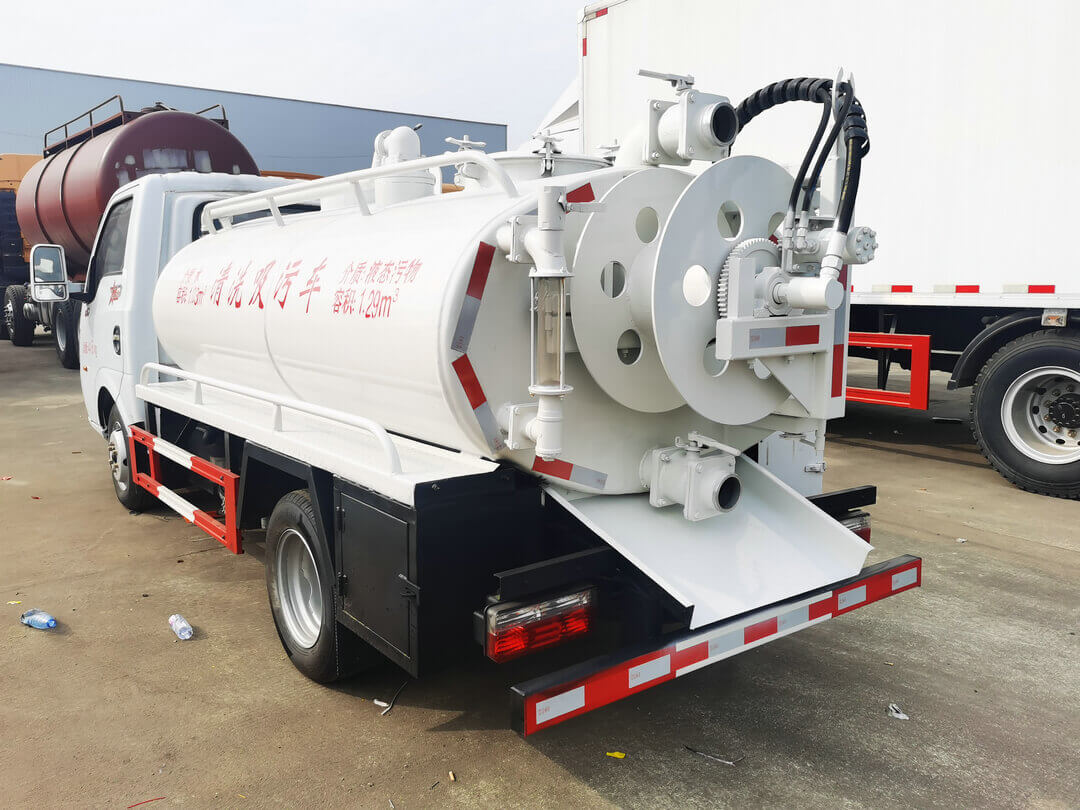 Wholesale Mini 2T DFAC Septic Tank Trucks Combined Sewer Jetting Clean ...